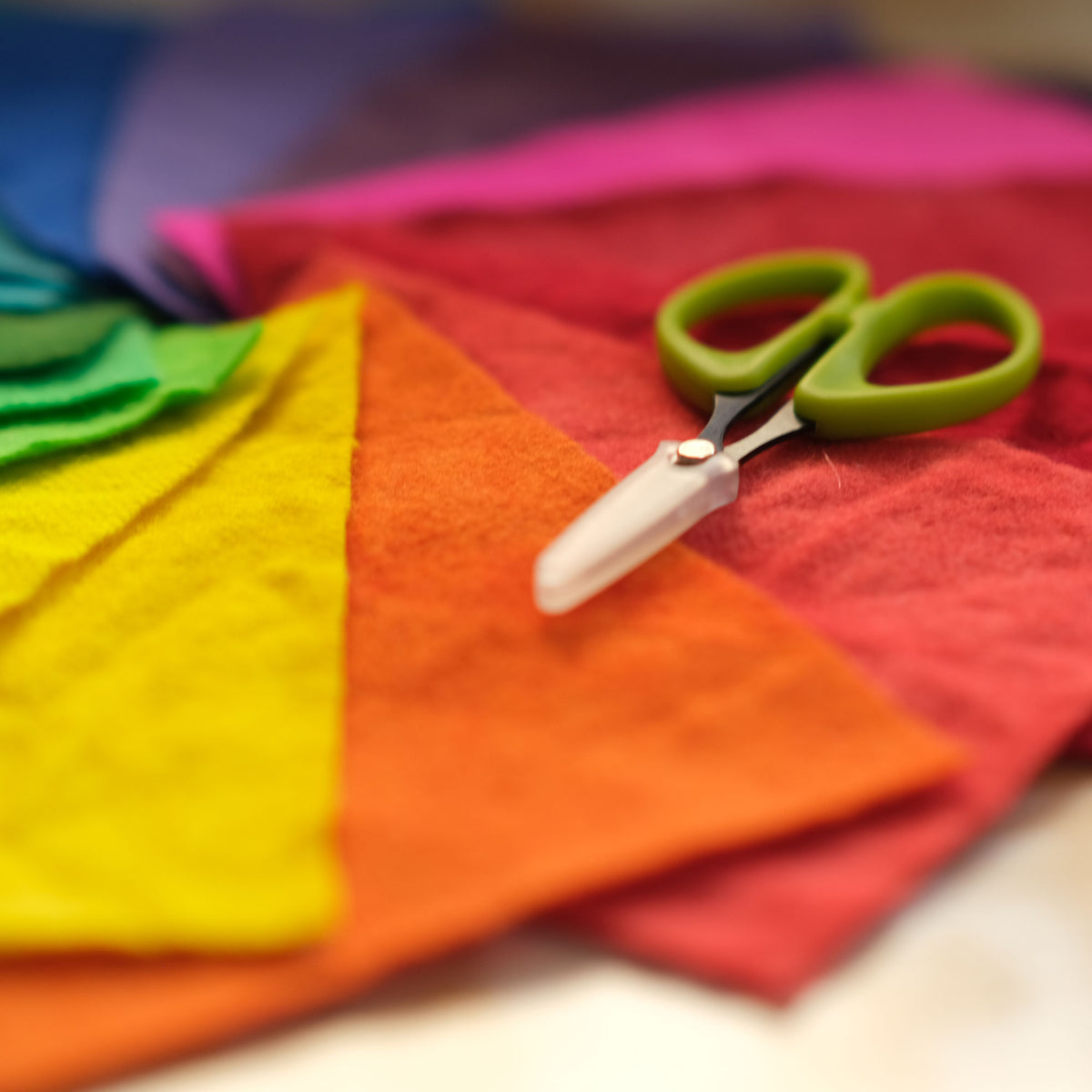 4 1/4" Small Perfect Scissor – Piece O' Cake Designs